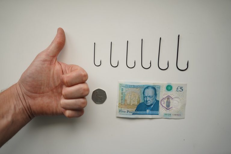 Sea fishing hook sizes | UK Guide